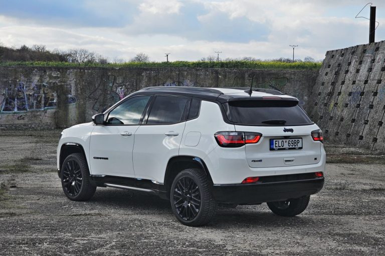 Test Jeep Compass 4xe 1.3 Turbo 240k | plug-in hybrid (2023)