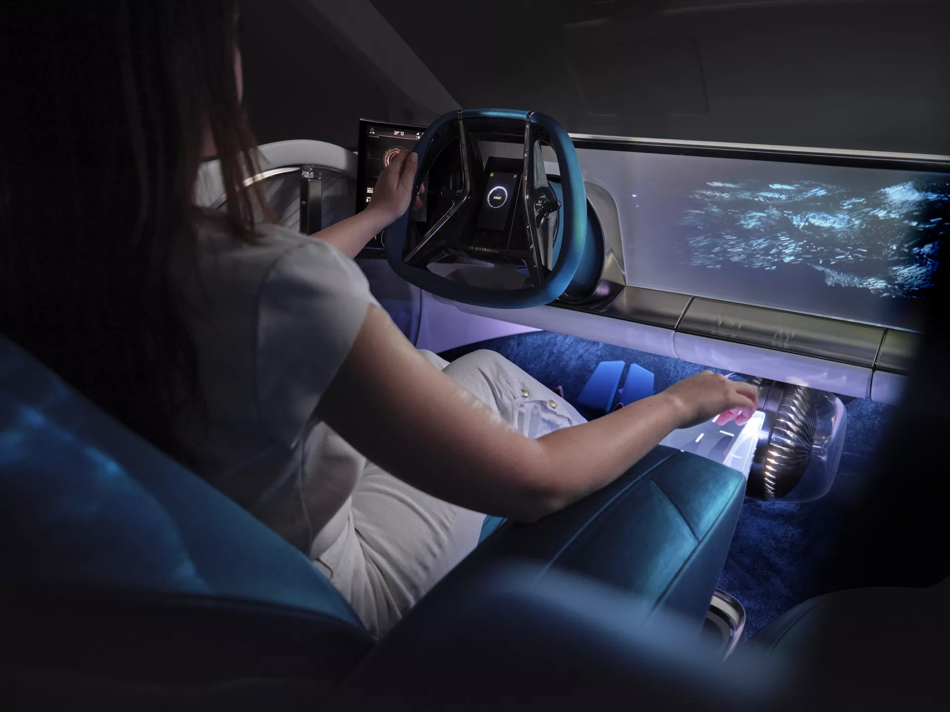 Stellantis, BlackBerry QNX a AWS představují zcela nový virtuální ...