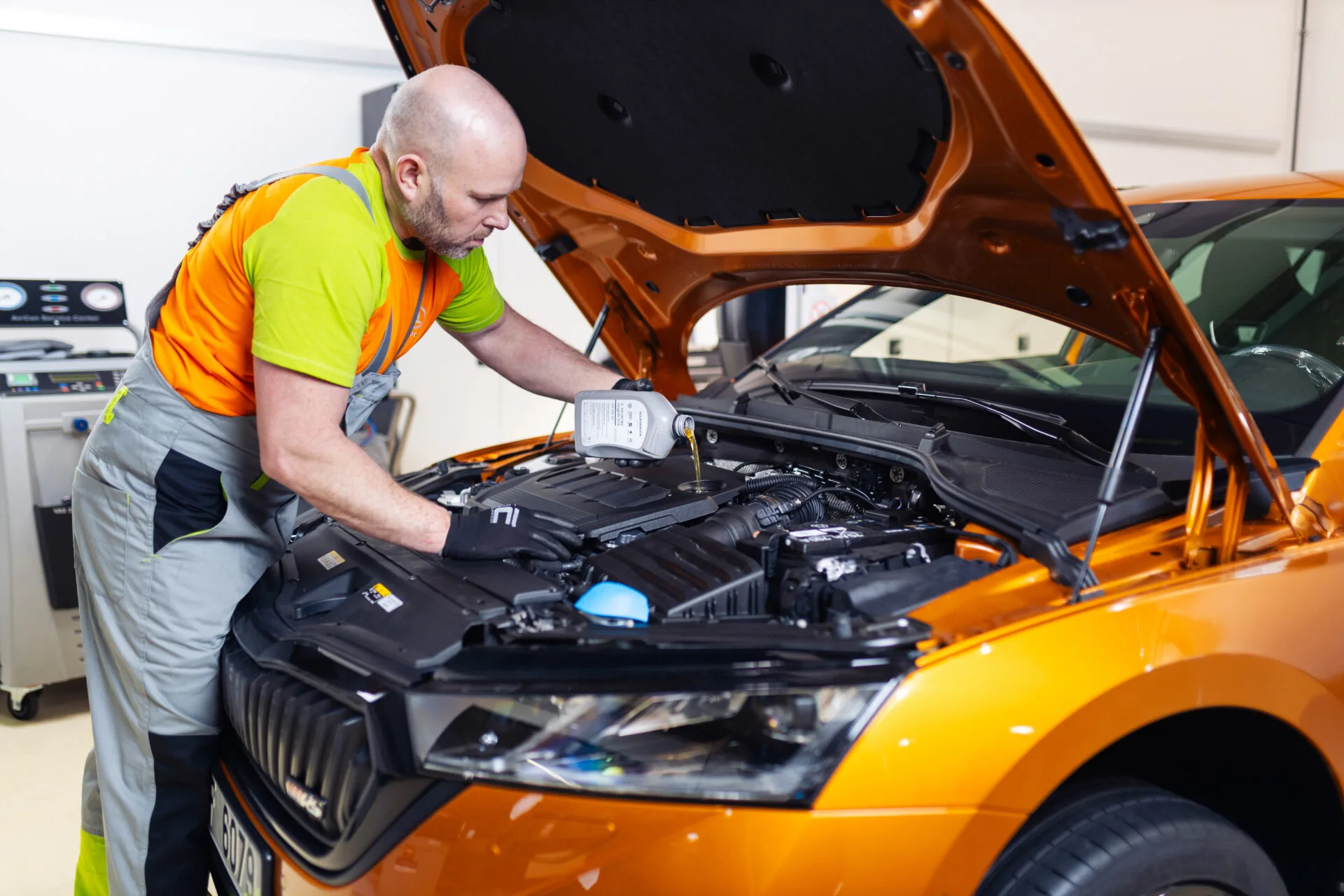 Výměna oleje a výkon motoru: může auto po servisu opravdu jet lépe ...